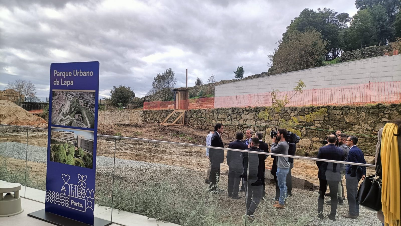 The ceremony of putting the first stone in the construction of the ...